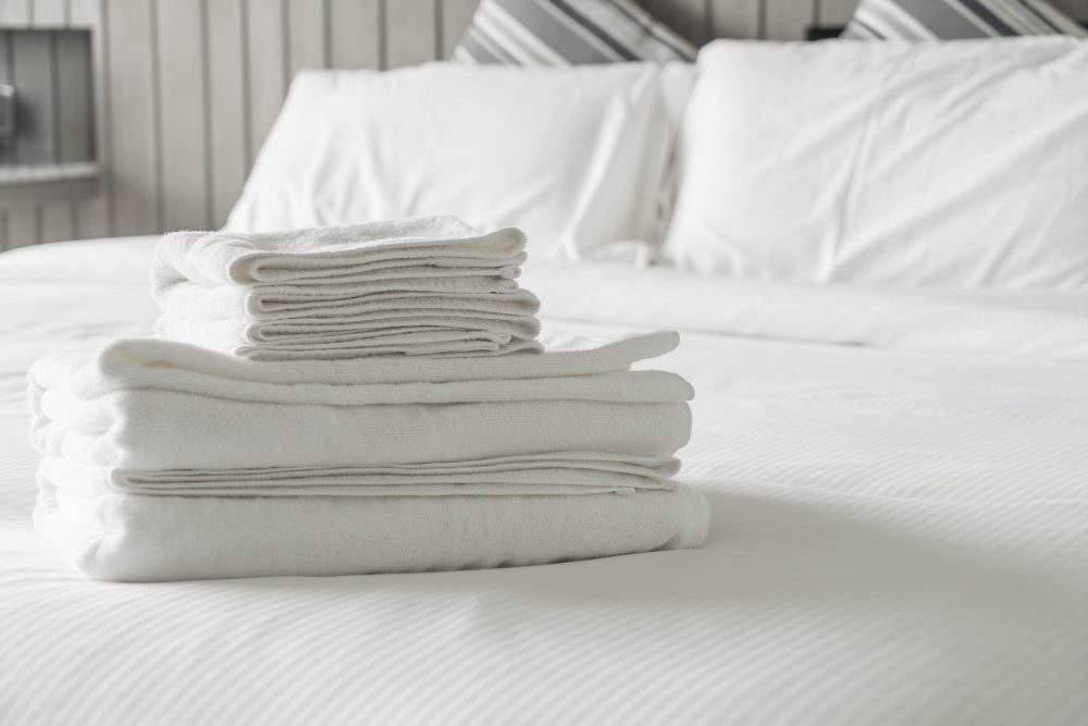 Versatile Excellence: The Benefits of Bulk White Bedding and Towels